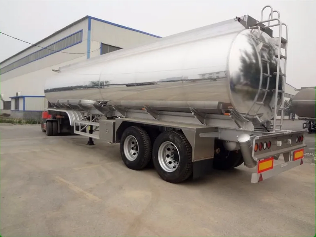 What is a Water Buffalo Truck? - China Tank Truck